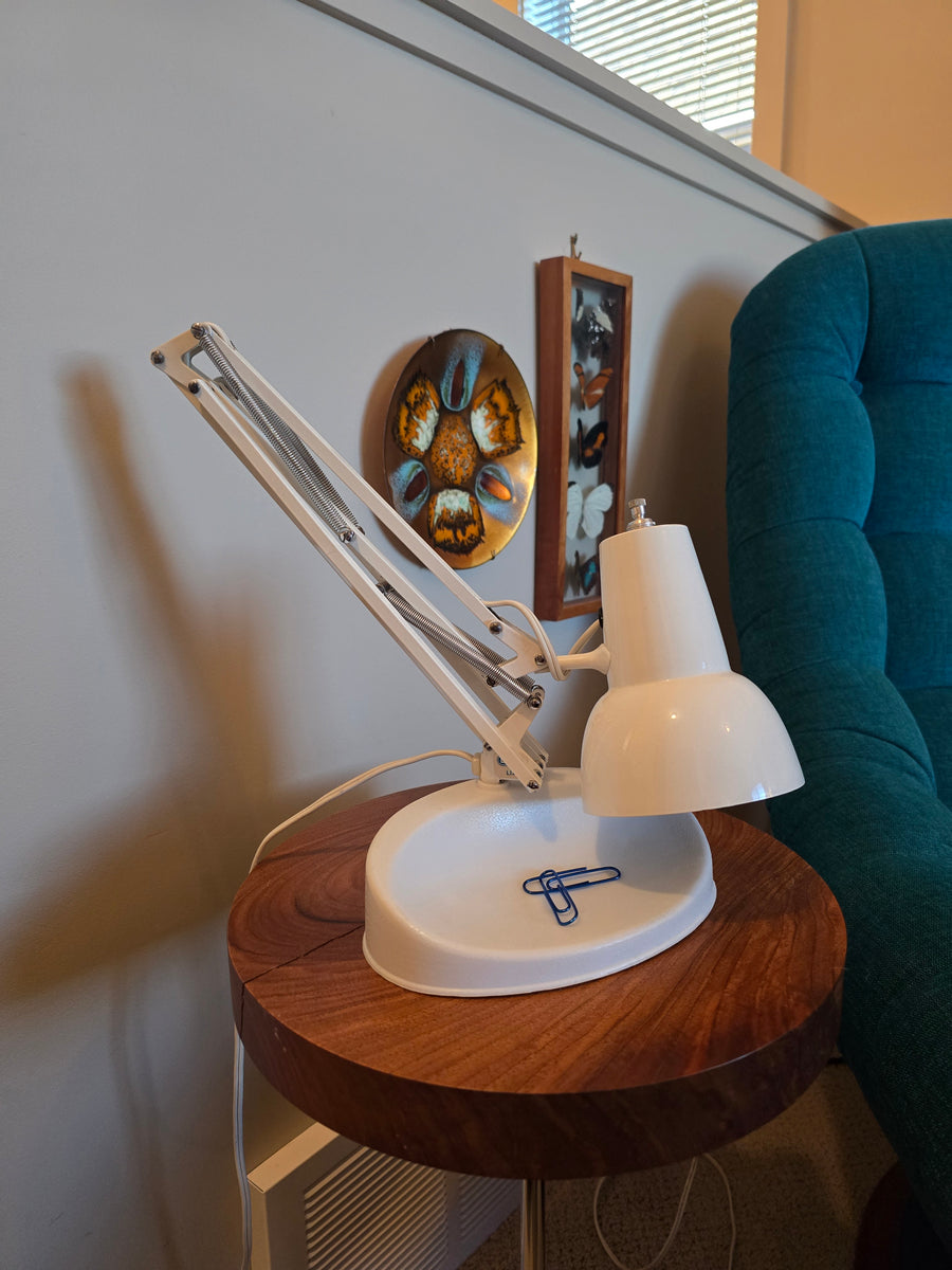 Luxo Lil-6 Task Lamp – Brassy Beehive