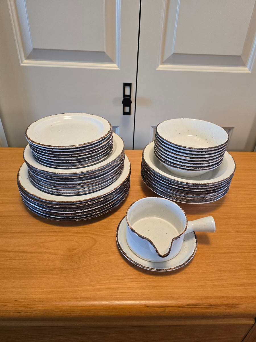 Midwinter Creation Dinnerware – Brassy Beehive